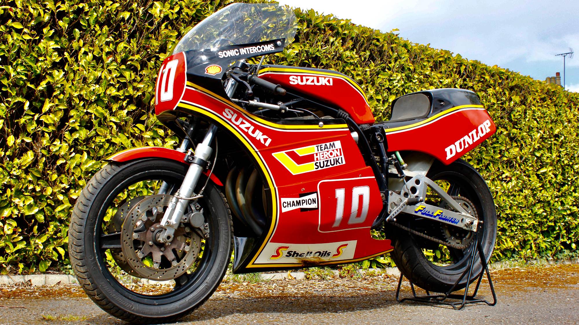 Suzuki XR69 belonging to seven-time TT winner Mick Grant up for auction ...