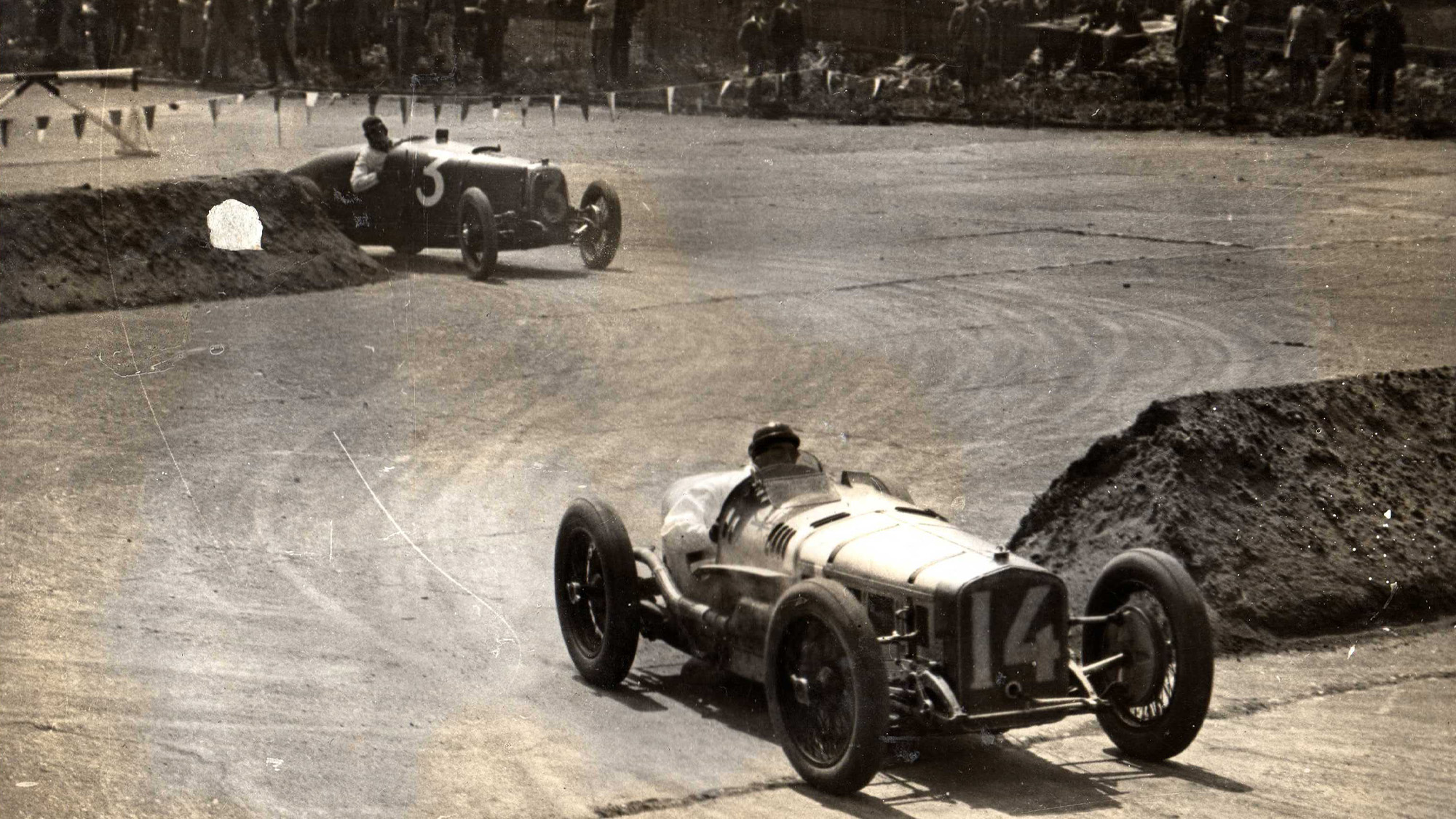 Relive the first British Grand Prix this weekend, as Brooklands goes ...